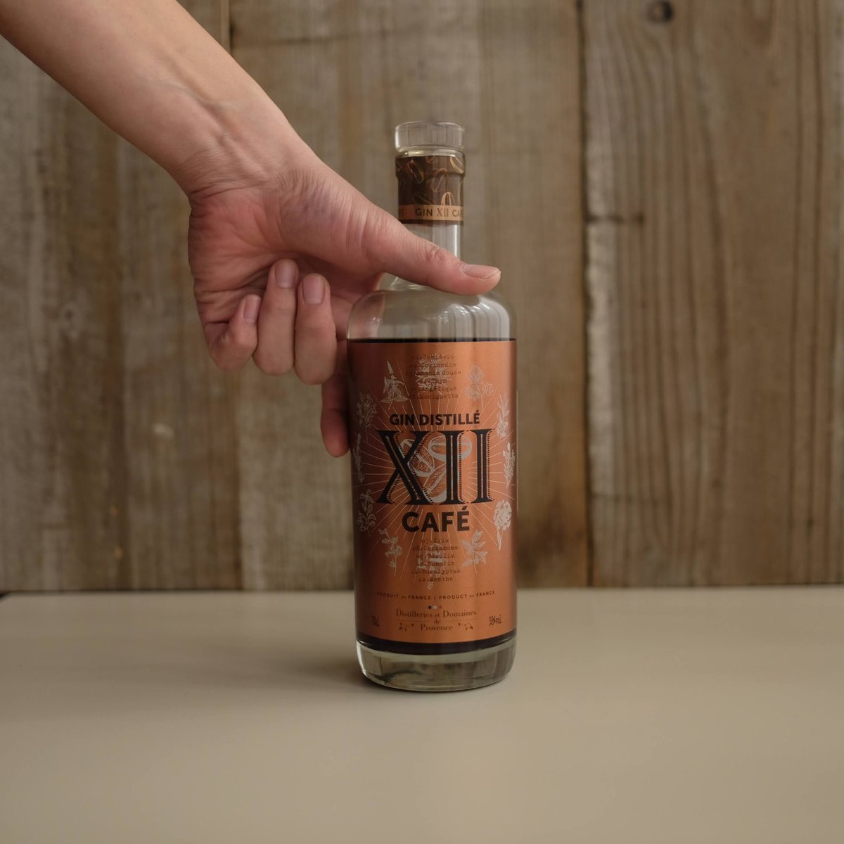 GIN Ⅻ CAFE | GIN BOTTLE SHOP