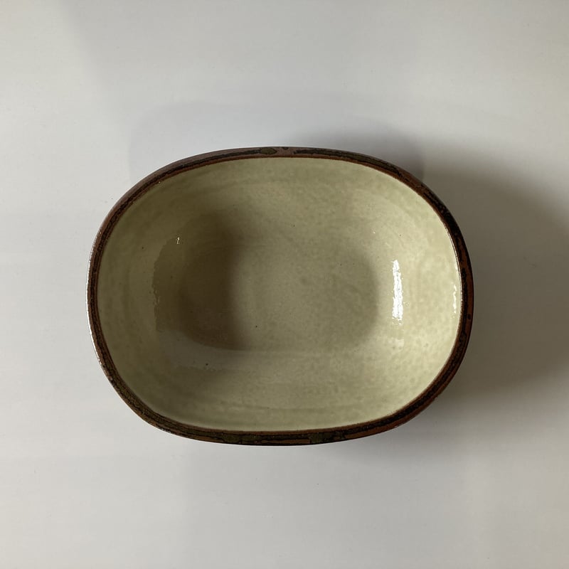 カレー皿(型)鉄土内白(来待並) (12) | 出西窯 on-line STORE カレー皿(型)鉄土内白(来待並) (12) | 出西窯 on-line STORE