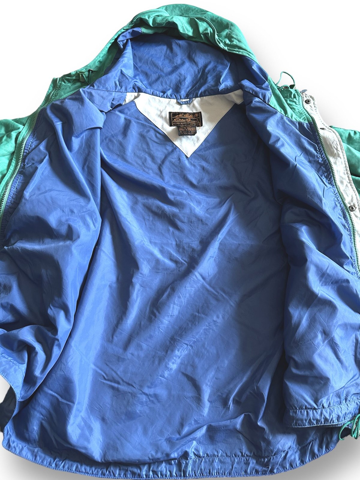 ULTREX®︎ Shell JKT by Eddie Bauer | instantboot ULTREX®︎ Shell JKT by Eddie Bauer | instantboot