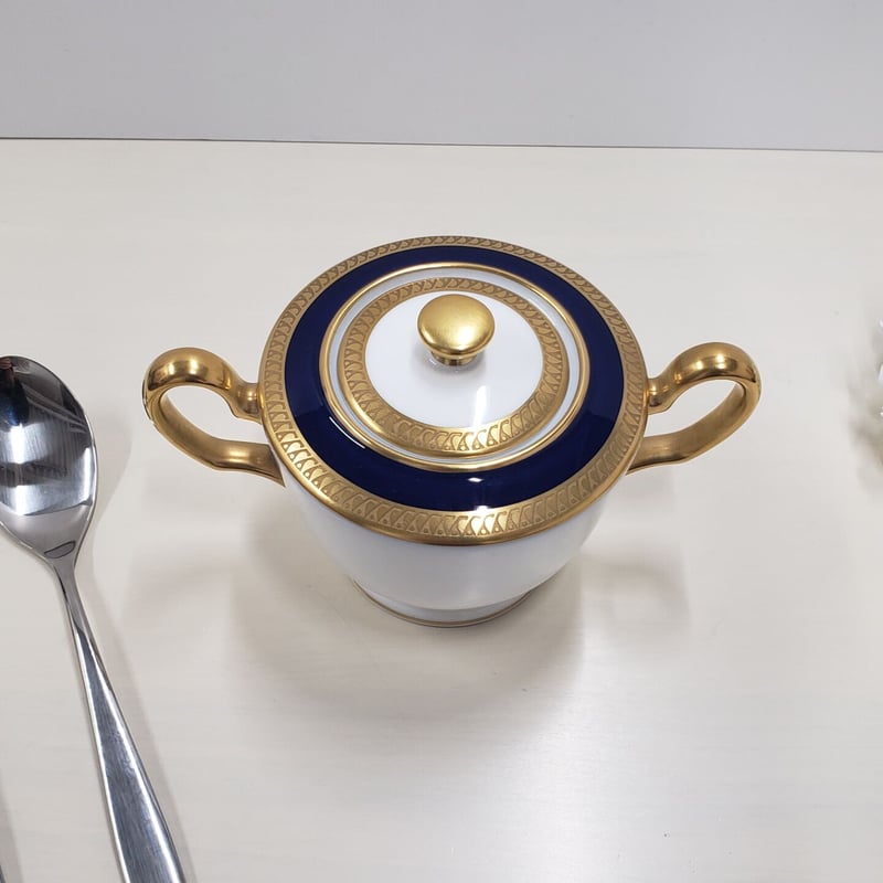 大倉陶園 瑠璃片葉金蝕 シュガーポット(大) | つちや陶器店 大倉陶園 瑠璃片葉金蝕 シュガーポット(大) | つちや陶器店