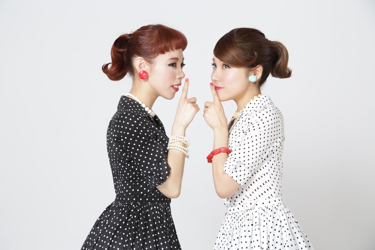 Girl Talk / Chai-Chee Sisters | SARI online store