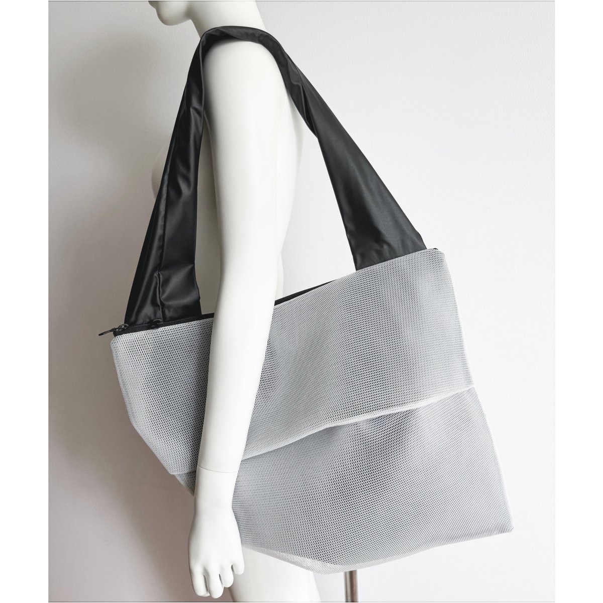 Tack Body Bag Mesh White, Black #1287MEWH,MEB...