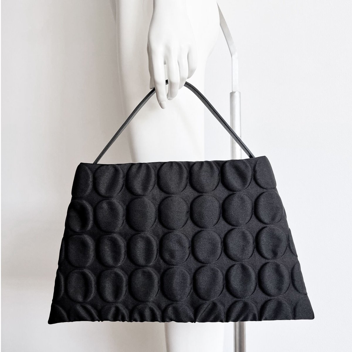 Triangle Bag SQUARE 3D, DOT Emboss 2 BK,SV,MO,...