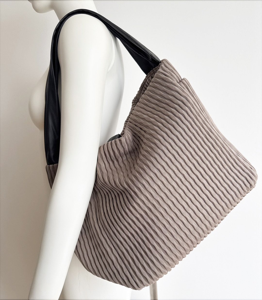 m bag 2way+ Spider Black, Cloud White, WAVE LG...