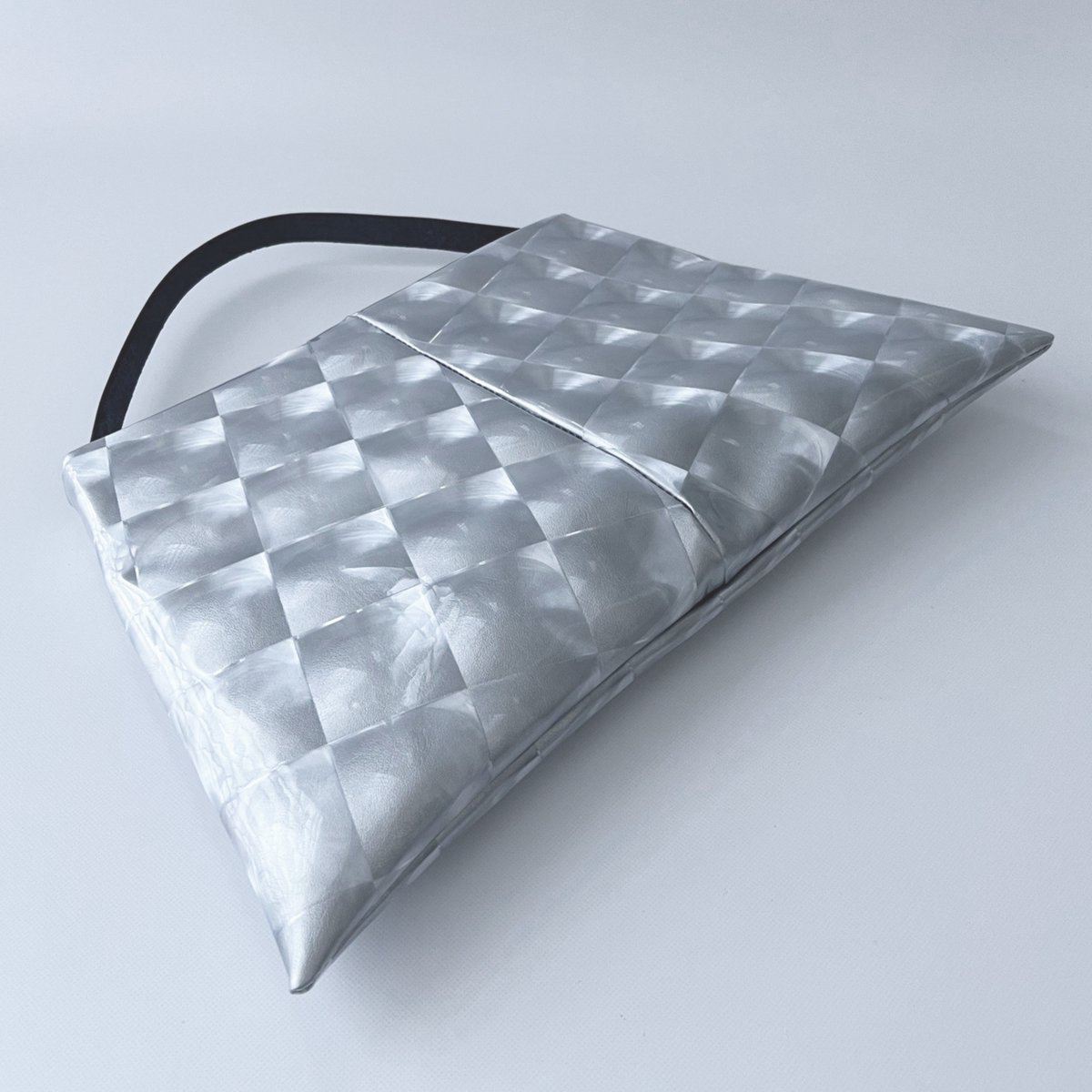 Triangle Bag SQUARE 3D, DOT Emboss 2 BK,SV,MO,...