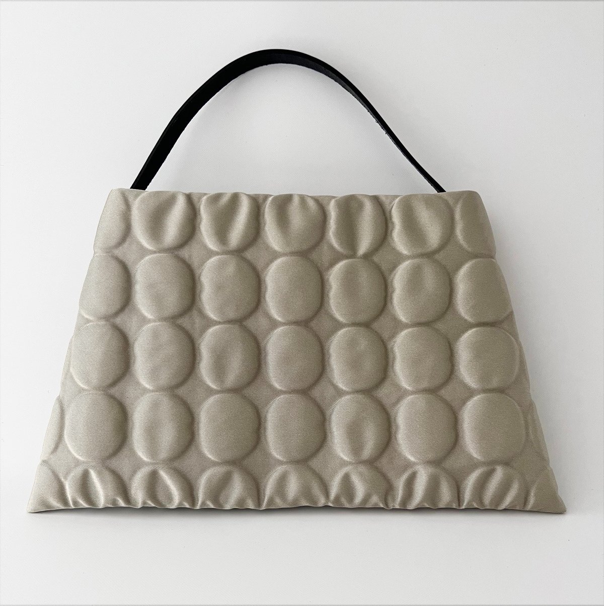 Triangle Bag SQUARE 3D, DOT Emboss 2 BK,SV,MO,...