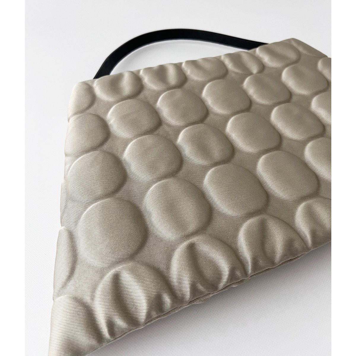 Triangle Bag SQUARE 3D, DOT Emboss 2 BK,SV,MO,...