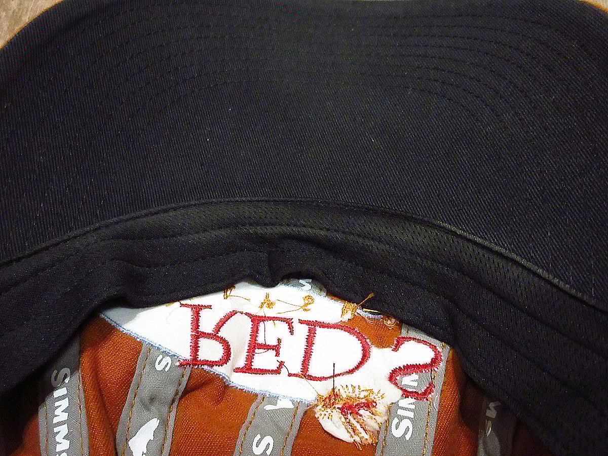 SIMMS○REDS FLY SHOP刺繍入りロングビルキャップ茶○240318i3-m SIMMS○REDS FLY SHOP刺繍入りロングビルキャップ茶○240318i3-m