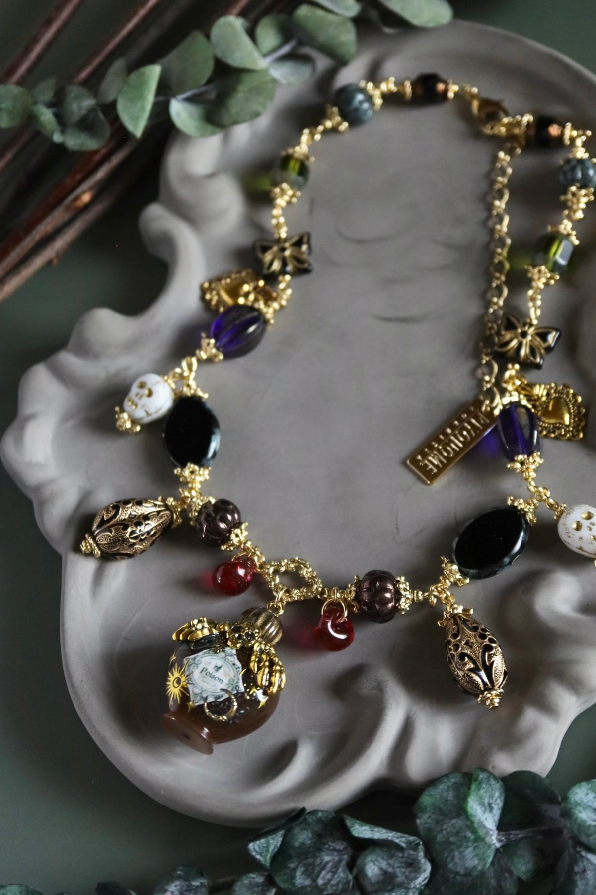 【PSB-4】小さな毒瓶のビーズネックレス | ピヨノメ 造形舎