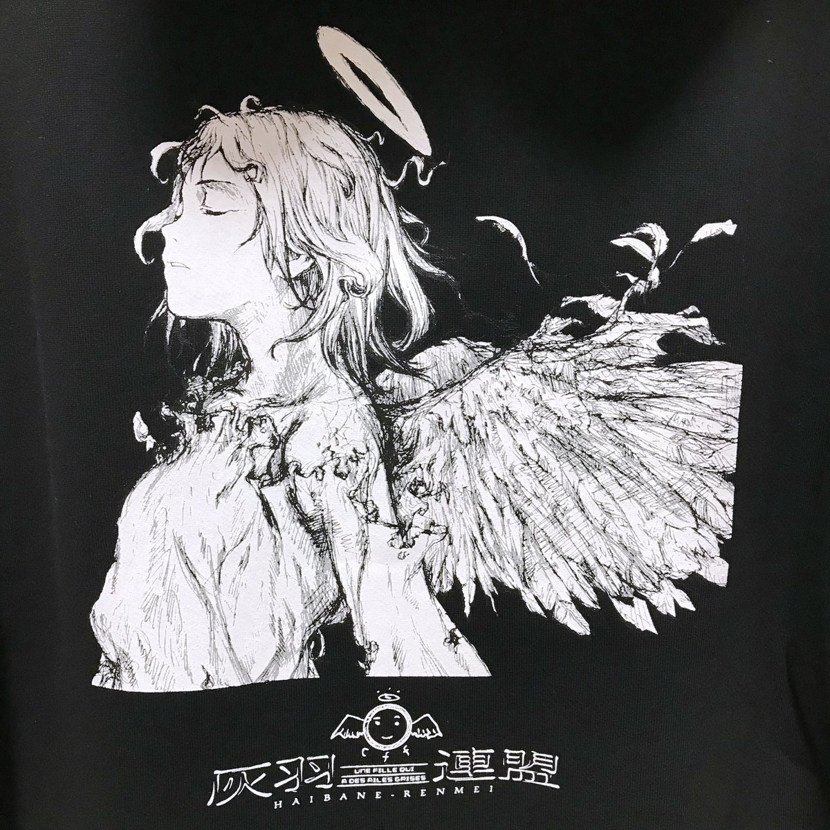 灰羽連盟 × messa store】灰羽の少女たち プルオーバーパーカー 灰羽連盟 × messa store】灰羽の少女たち プルオーバーパーカー