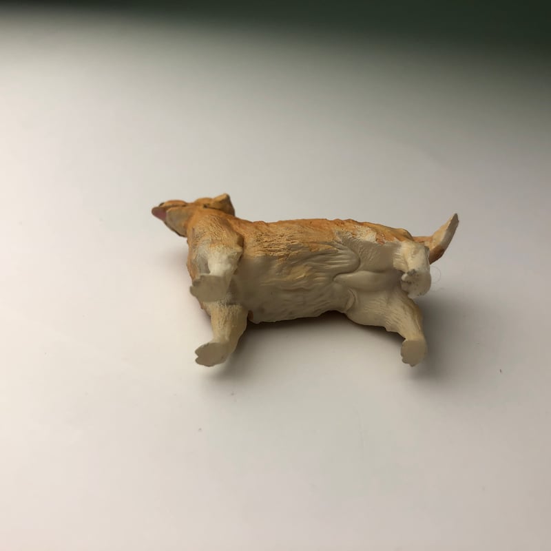 ミニチュア犬フィギュア ゴールデンレトリバー 樹脂製 犬置物 ミニチュア犬フィギュア ゴールデンレトリバー 樹脂製 犬置物