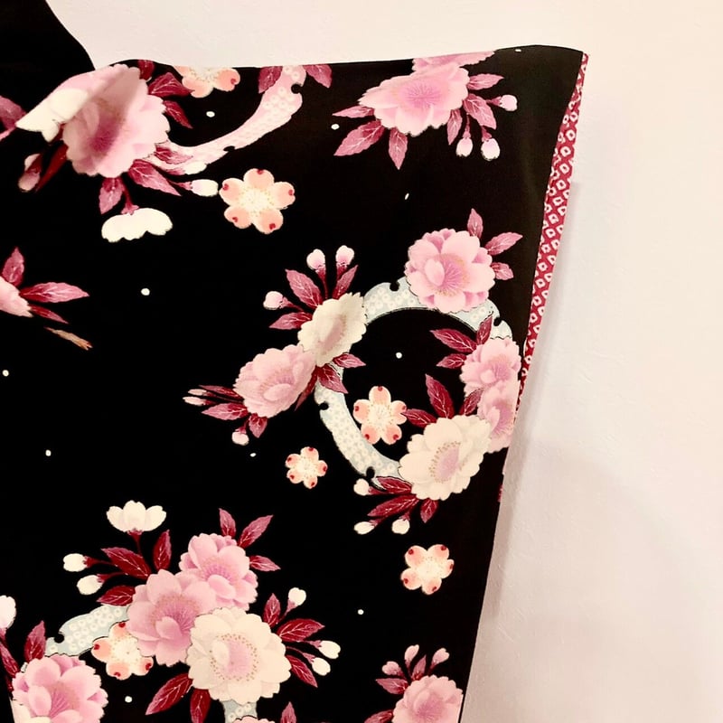 二尺袖+袴】 S-18 黒 牡丹と桜に雪輪/くすみピンク 桜刺繍 二尺袖+袴】 S-18 黒 牡丹と桜に雪輪/くすみピンク 桜刺繍