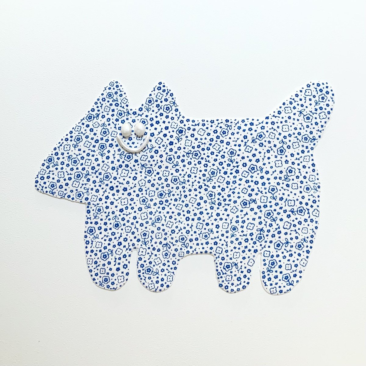 MEG｜Dogs that reflect you / White and Blue | be...