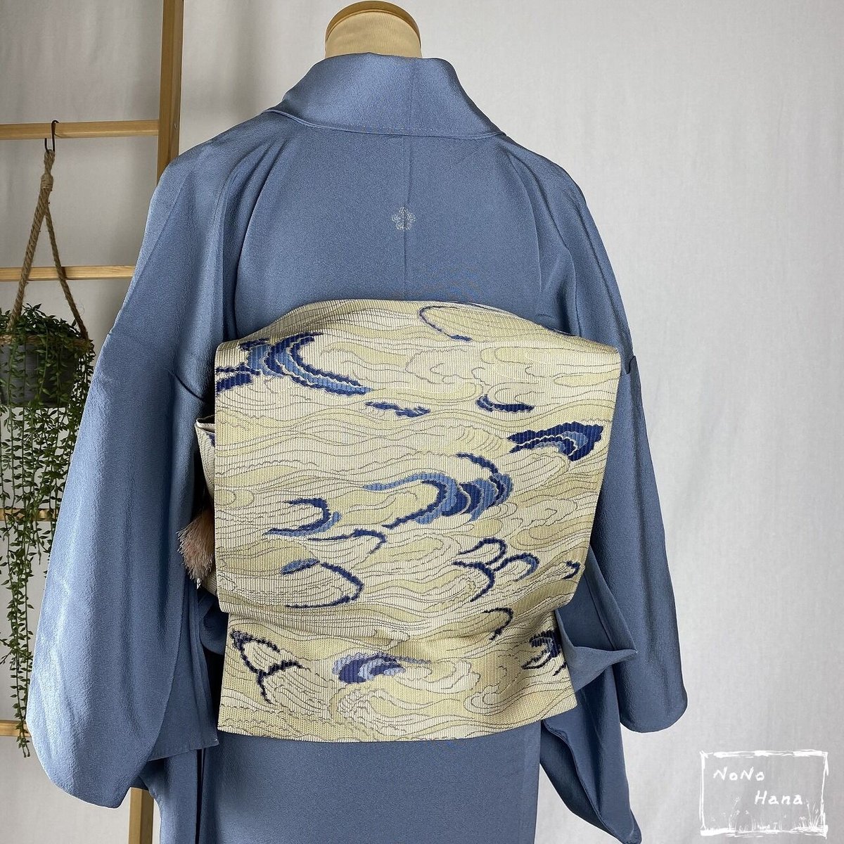 最終決算 色無地】正絹 単衣 一つ紋 縹色 | 野の花 着物・浴衣 最終決算 色無地】正絹 単衣 一つ紋 縹色 | 野の花 着物・浴衣