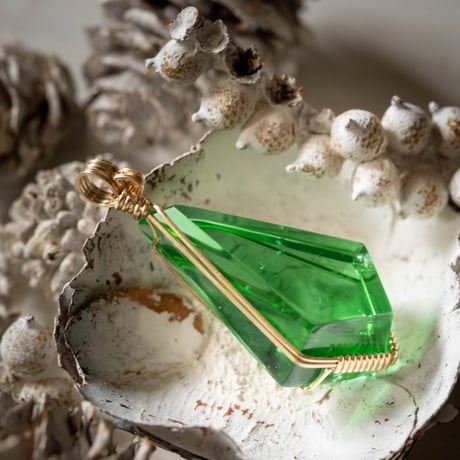 E Ku'u Crystal E Ku'u Crystal