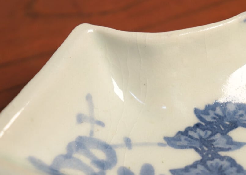 江戸中期コンニャク印判松図富士型皿 少甘手 | 吉祥寺PukuPuku 江戸中期コンニャク印判松図富士型皿 少甘手 | 吉祥寺PukuPuku