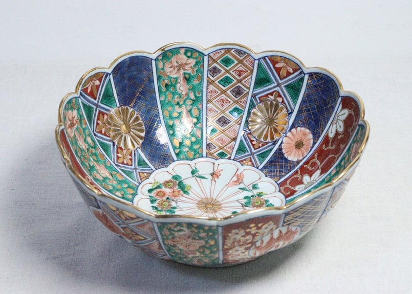 明治後期~大正色絵大聖寺焼菊図菊花弁三つ組鉢 小甘手 | 吉祥寺 明治後期~大正色絵大聖寺焼菊図菊花弁三つ組鉢 小甘手 | 吉祥寺