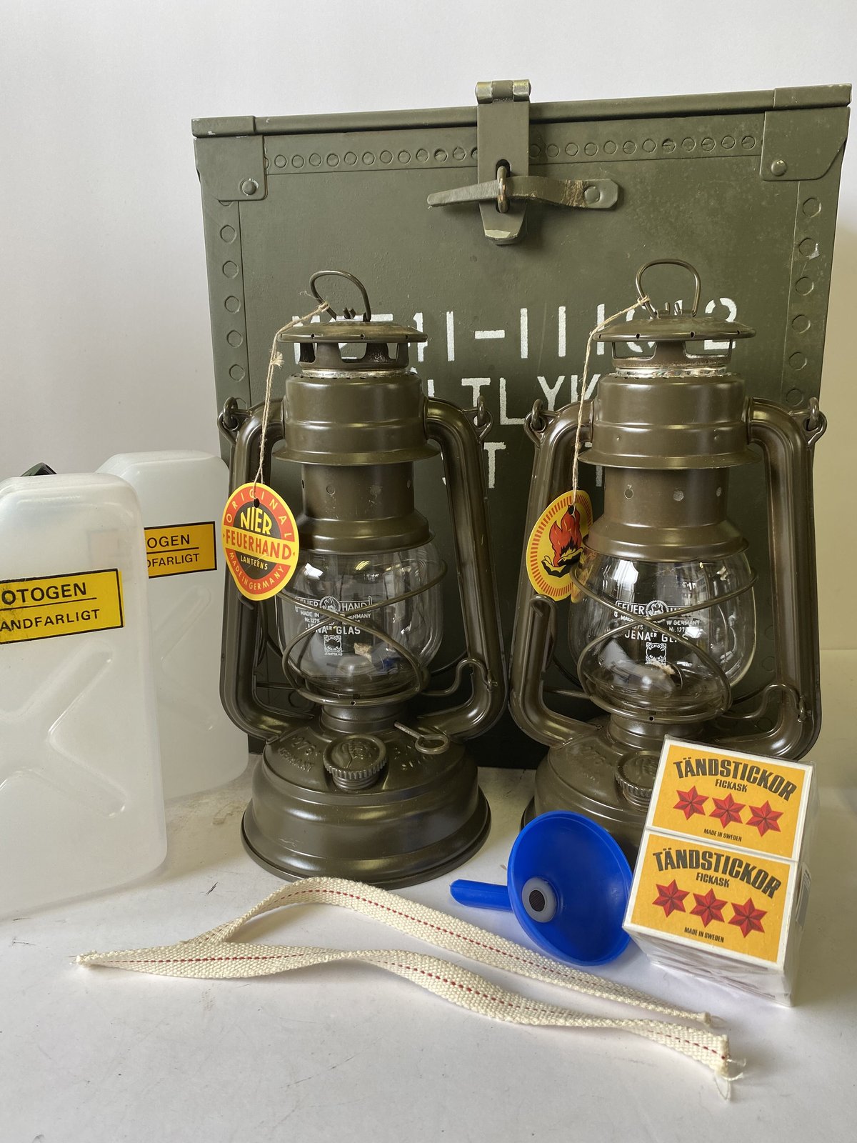 New Old Stock‼️』FEUERHAND No.276 スウェーデン軍用??ランタ New Old Stock‼️』FEUERHAND No.276 スウェーデン軍用??ランタ