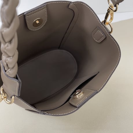 軽量合皮 三つ編みハンドル ハンドバッグ・2col | HA-CHI