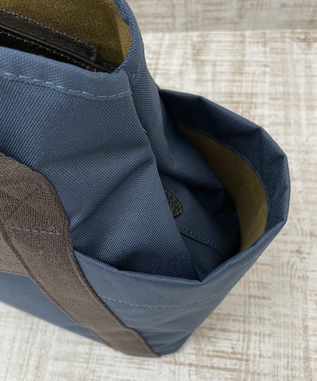 A4対応 収納多数 撥水加工 ショルダー付きバッグ 4col | HA-CHI