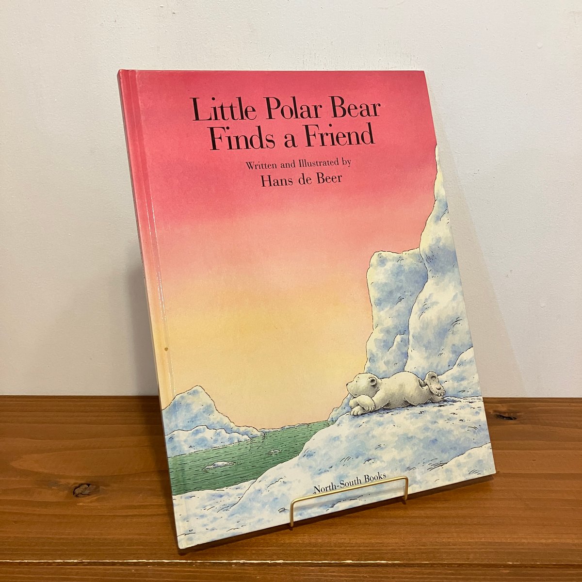 Little Polar Bear Finds a Friend | まなみ古書店