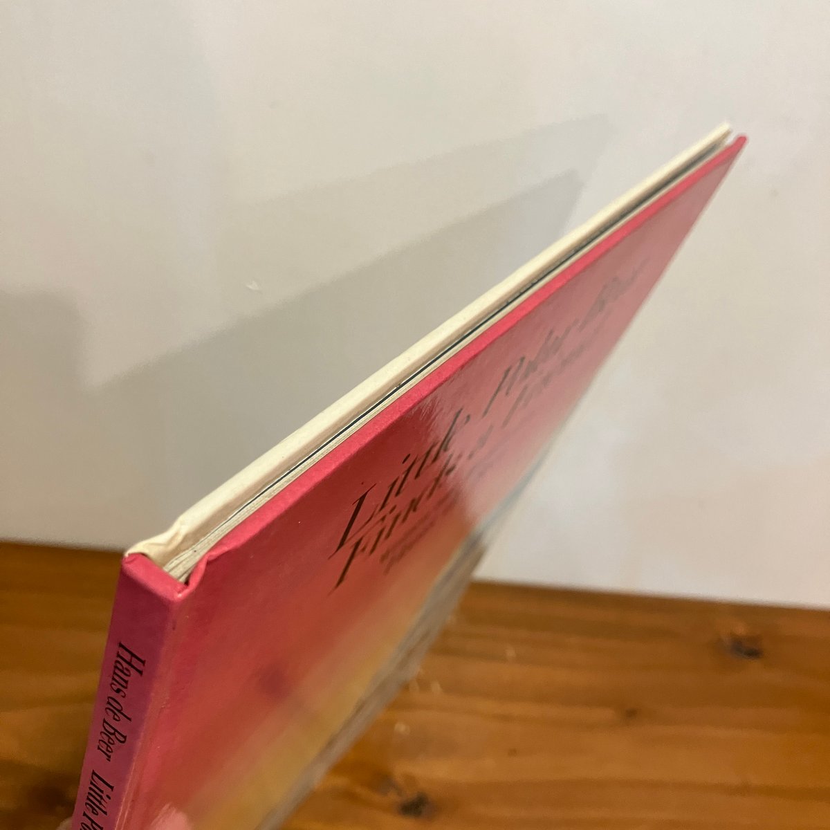 Little Polar Bear Finds a Friend | まなみ古書店