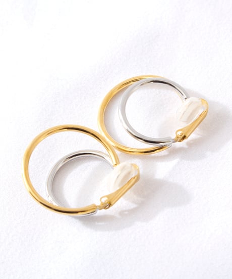 コンビカラーのフープイヤリング | Deargo