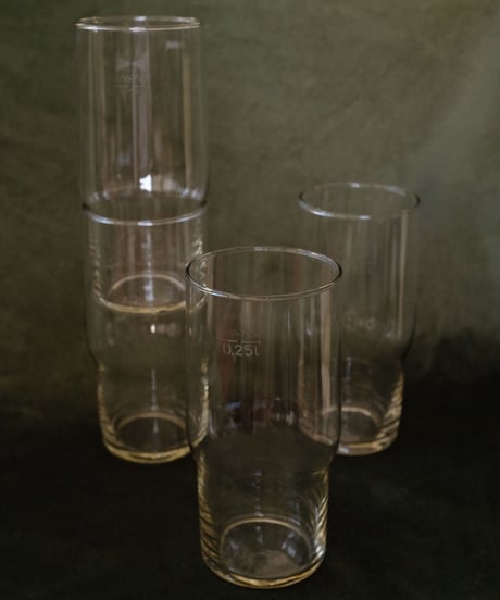 Superfest Beer glass | a green wine glass