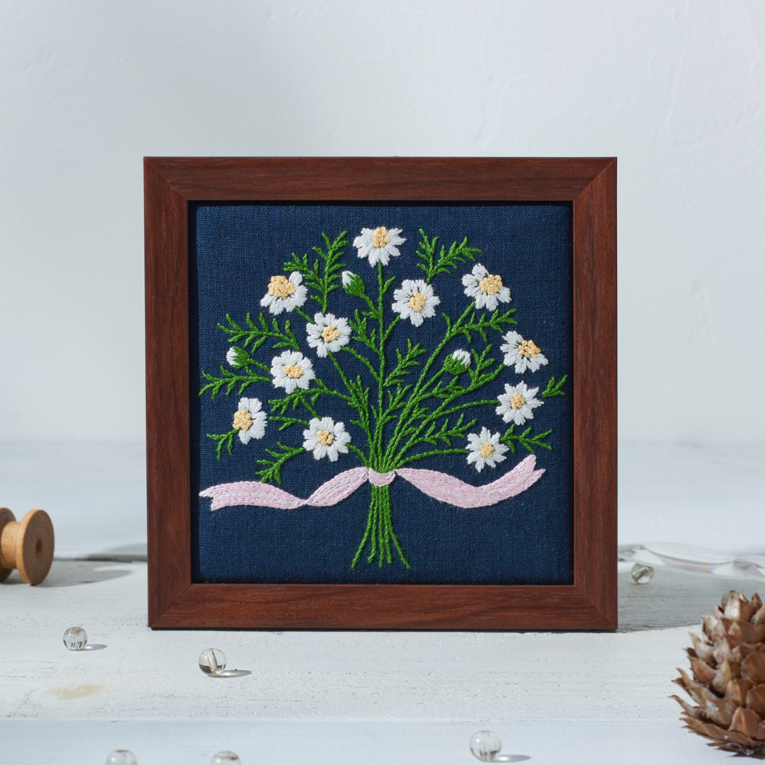 野の花刺繍「カモミール」 | 戸塚刺しゅうオンラインショップ 野の花刺繍「カモミール」 | 戸塚刺しゅうオンラインショップ