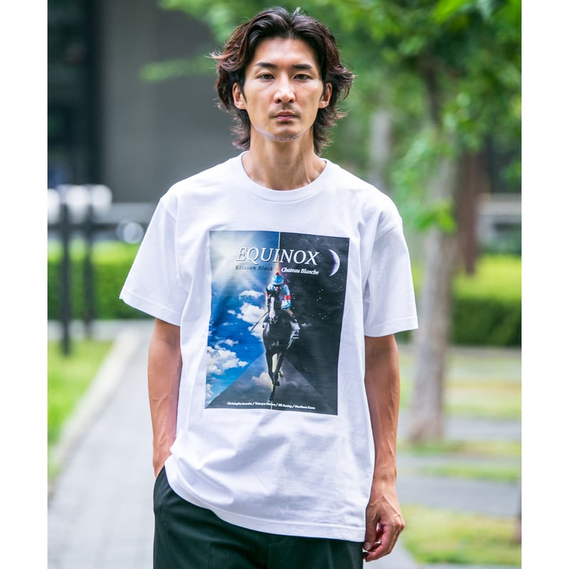 イクイノックス引退記念グラフィカルTシャツAパターン(白/White イクイノックス引退記念グラフィカルTシャツAパターン(白/White