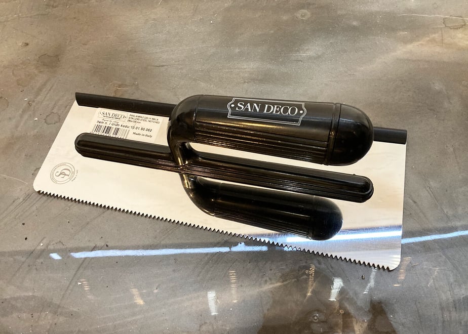 《サンデコツール》STEEL JAGGED TROWEL 280×120 | PAINTDA...