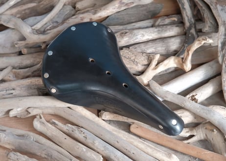 BROOKS / B-17 | ATB CANDYSHOP CHILLIN