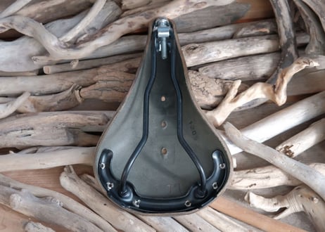 BROOKS / B-17 | ATB CANDYSHOP CHILLIN