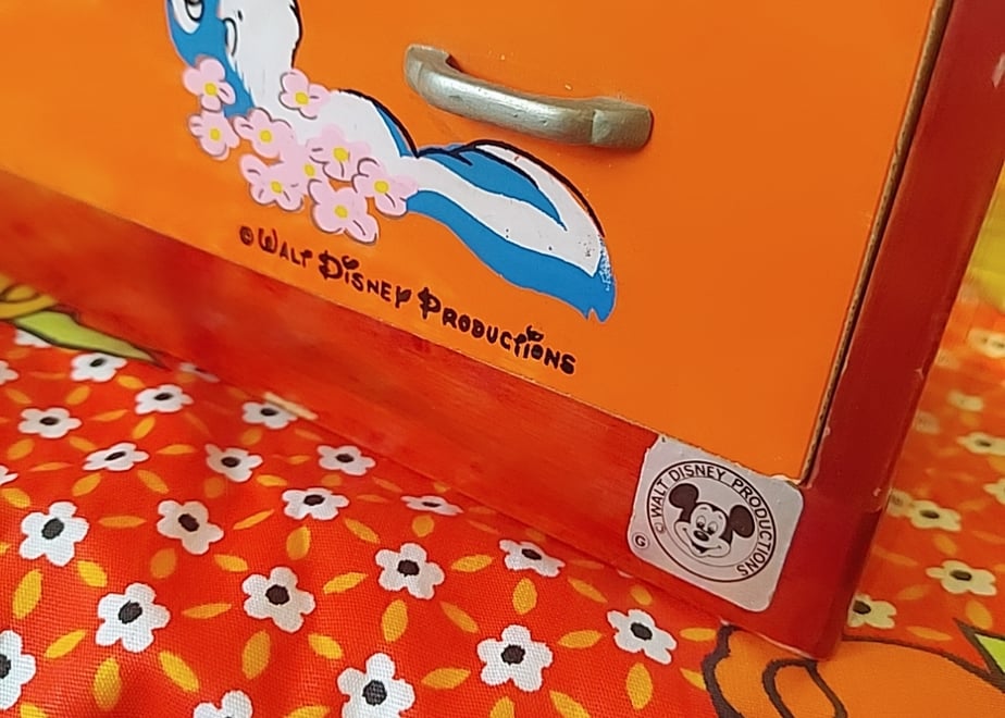 ウォルトディズニー・バンビのままごと用箪笥 | あんちーくKIDAN STORE