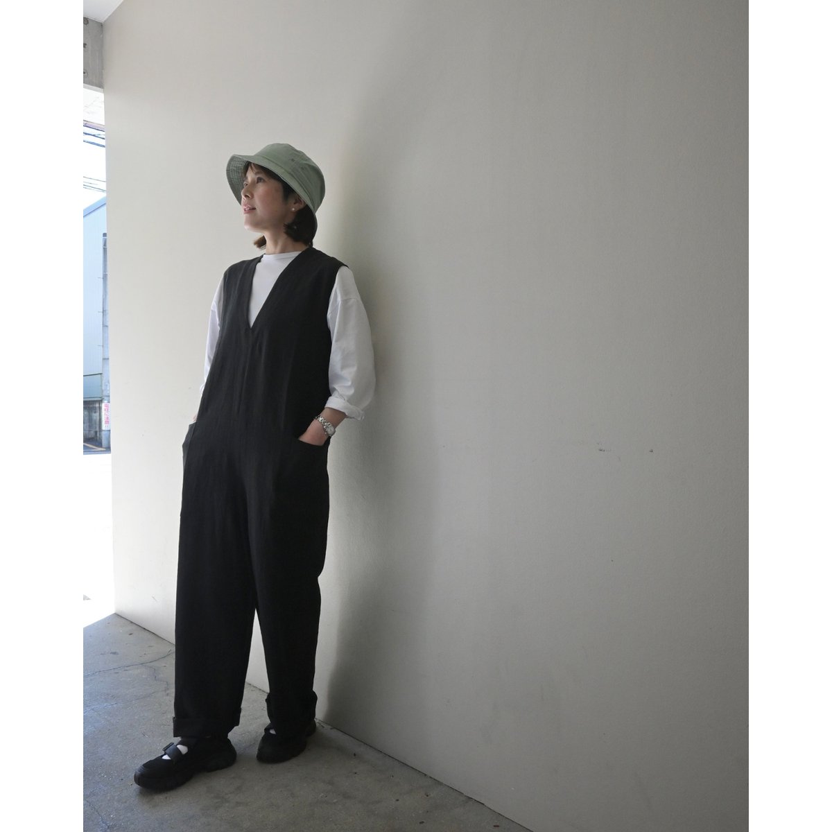 Honnete V Neck Jumpsuit / リネンジャンプスーツ - BLACK | Honnete V Neck Jumpsuit / リネンジャンプスーツ - BLACK |