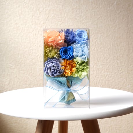 くつろぎを贈るおもてなし花束『空』（XSサイズ） | Soeru 手のひらサイズの花束屋さん