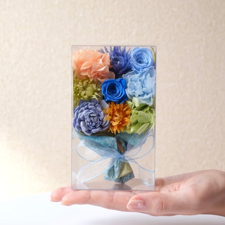 くつろぎを贈るおもてなし花束『空』（XSサイズ） | Soeru 手のひらサイズの花束屋さん