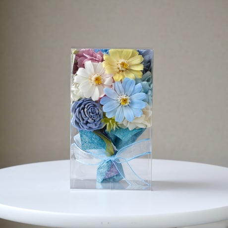 澄んだ空のようなおもてなし花束『冬空』（XSサイズ） | Soeru 手のひらサイズの花束屋さん