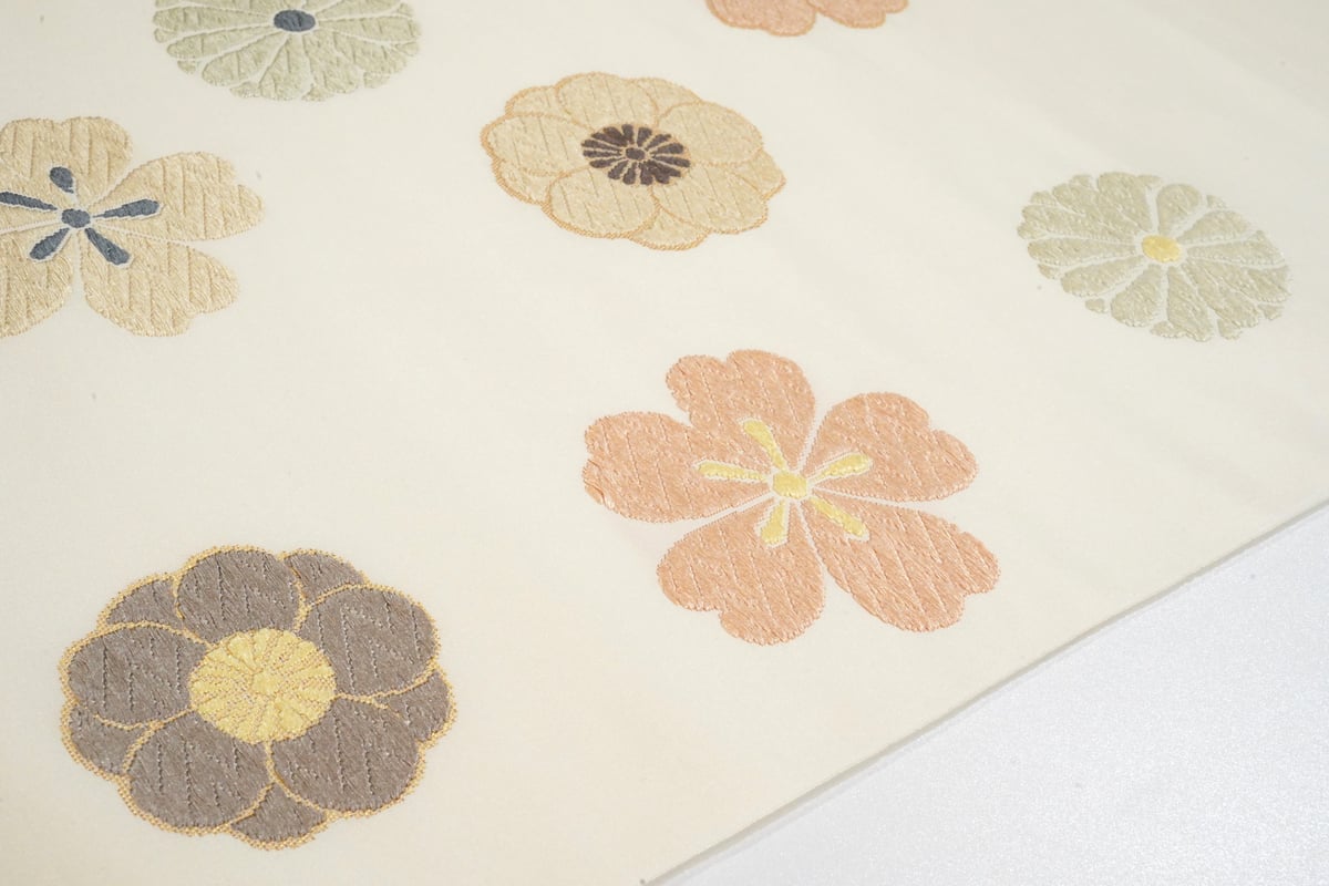 九寸帯(名古屋帯)「錦工芸・梅菊桜」 | MINOKO STORE 九寸帯(名古屋帯)「錦工芸・梅菊桜」 | MINOKO STORE