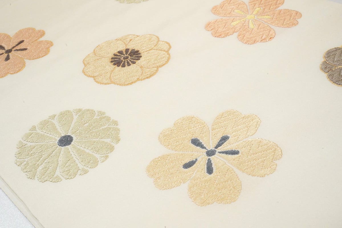 九寸帯(名古屋帯)「錦工芸・梅菊桜」 | MINOKO STORE 九寸帯(名古屋帯)「錦工芸・梅菊桜」 | MINOKO STORE