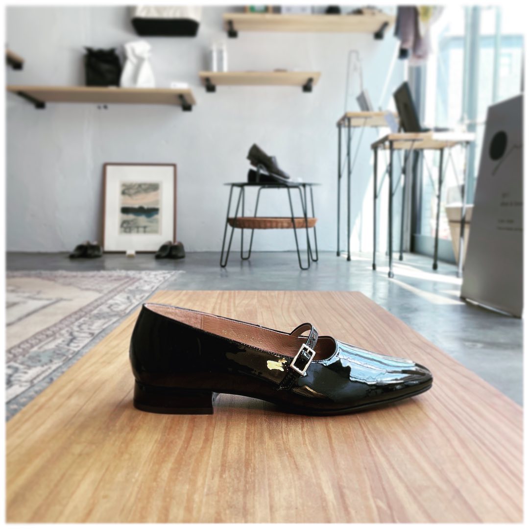 23cm-26cmスクエアトゥベルトパンプス/ブラックエナメル | gr.