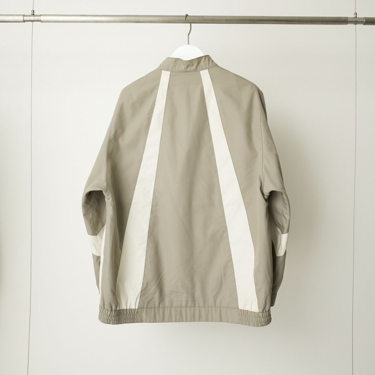 Bi-Color Design Tailoring Blouson | kuonbyrinq'...