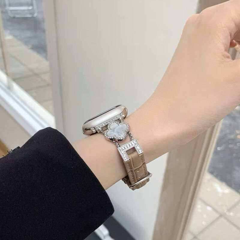 N467】四つ葉クローバー apple watch バンド 革 ブレスレット N467】四つ葉クローバー apple watch バンド 革 ブレスレット