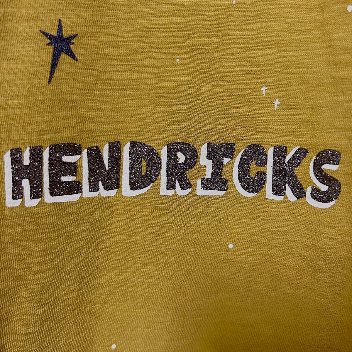 GLITTER PRINT TEE | Dorothy Hendricks
