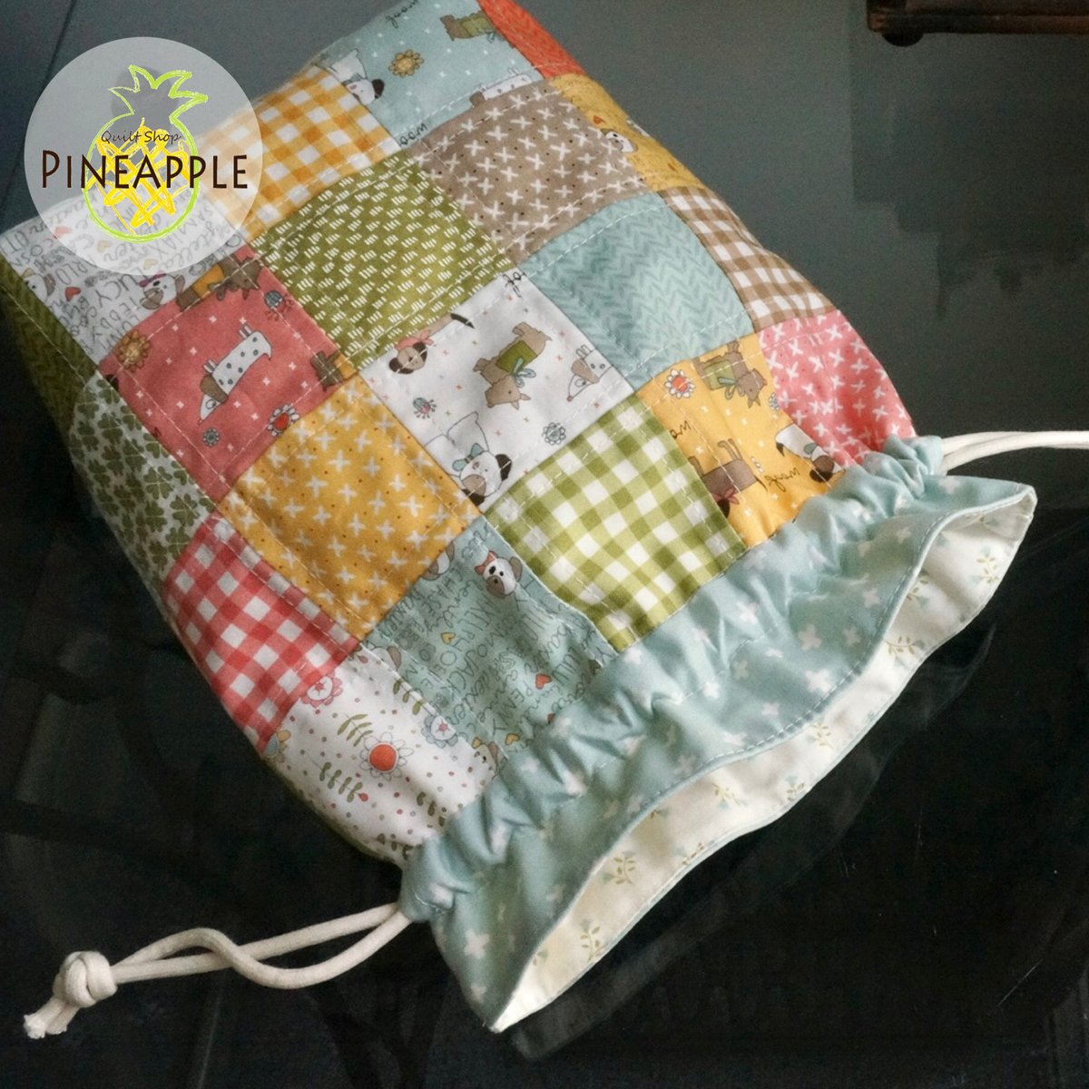 キルト制作キット（ミシン用）- ミニチャームでつくるパッチワーク巾着袋 'Lucky' | ぱ...