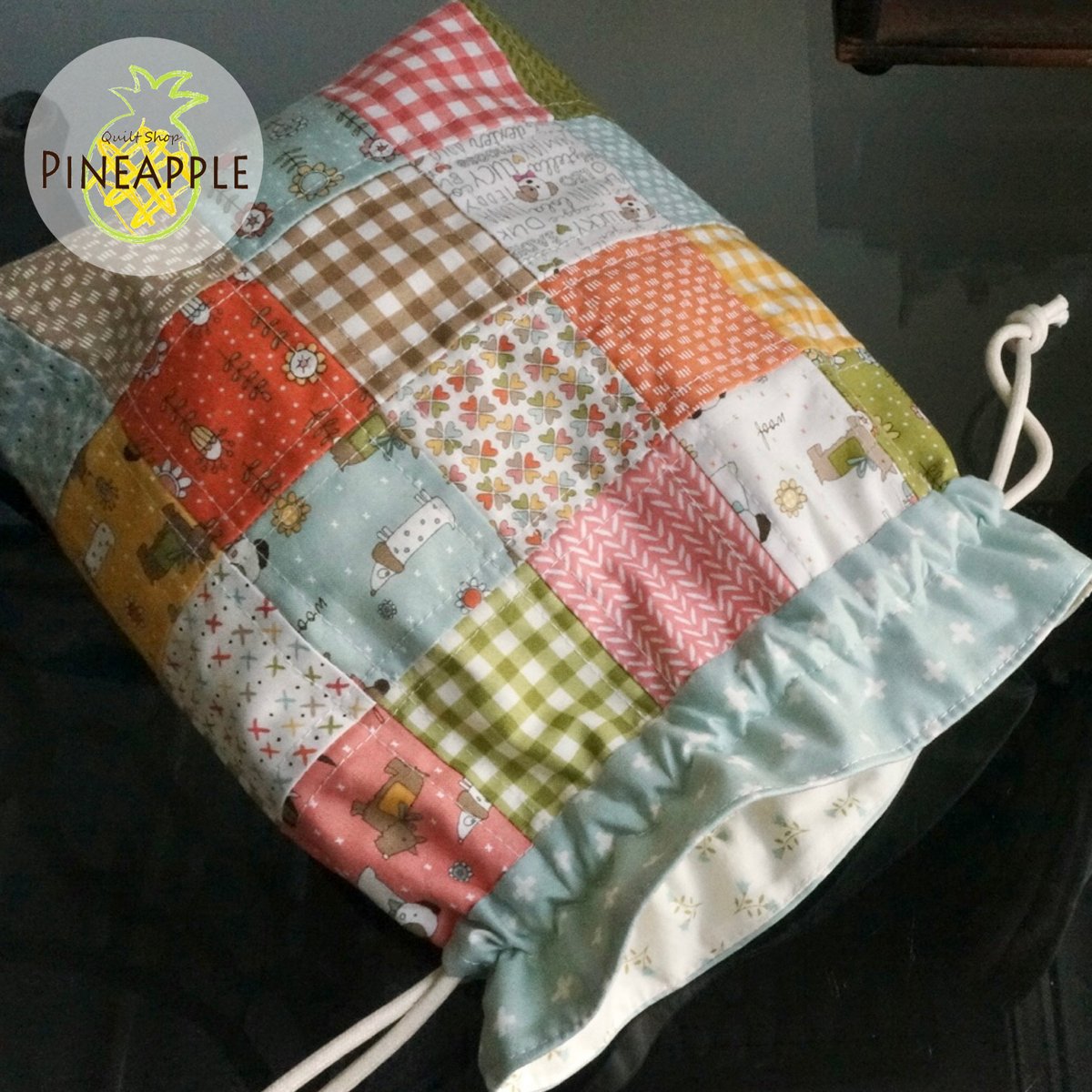 キルト制作キット（ミシン用）- ミニチャームでつくるパッチワーク巾着袋 'Lucky' | ぱ...