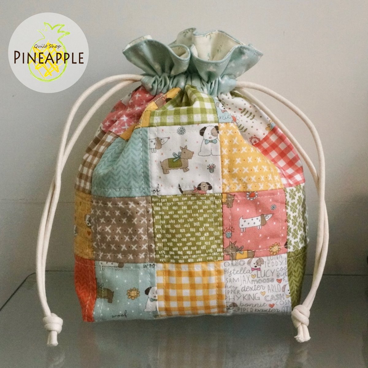 キルト制作キット（ミシン用）- ミニチャームでつくるパッチワーク巾着袋 'Lucky' | ぱ...