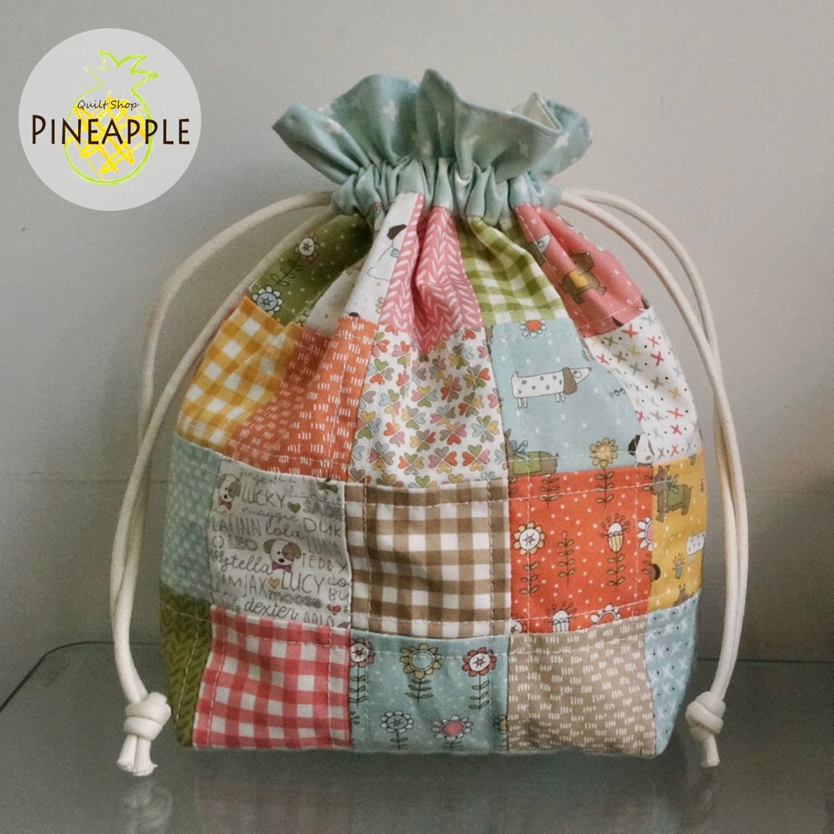 キルト制作キット（ミシン用）- ミニチャームでつくるパッチワーク巾着袋 'Lucky' | ぱ...