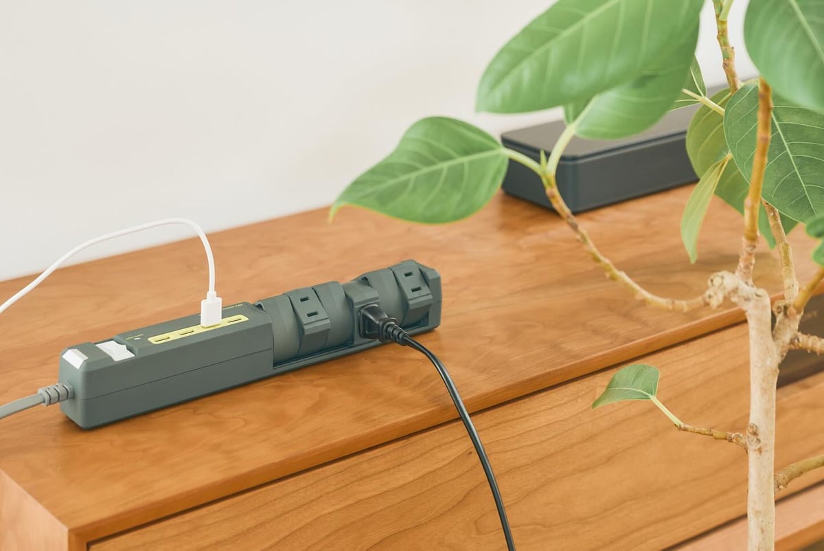 【限定カラー！】TAPKING USB AC6個口 4.8A USB4ポート | Fargo ...