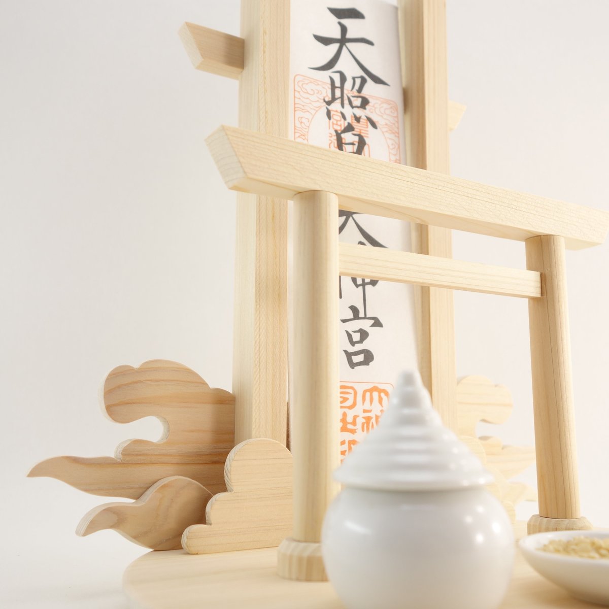 総桧造り 神棚《雲と鳥居》神具3点セット 壁掛け可 | 神棚の杜 総桧造り 神棚《雲と鳥居》神具3点セット 壁掛け可 | 神棚の杜